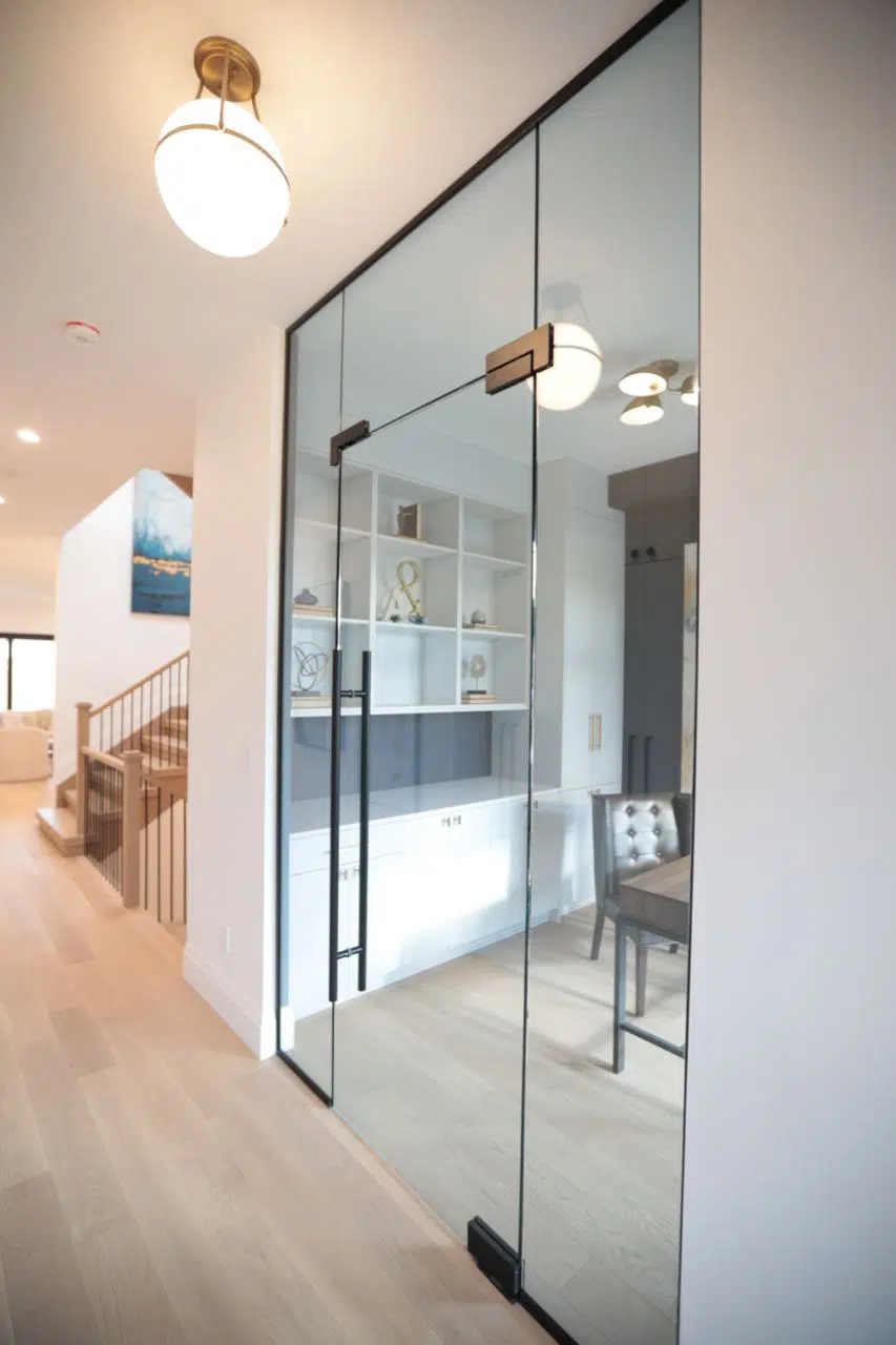 Professional Custom Glass Installation Services