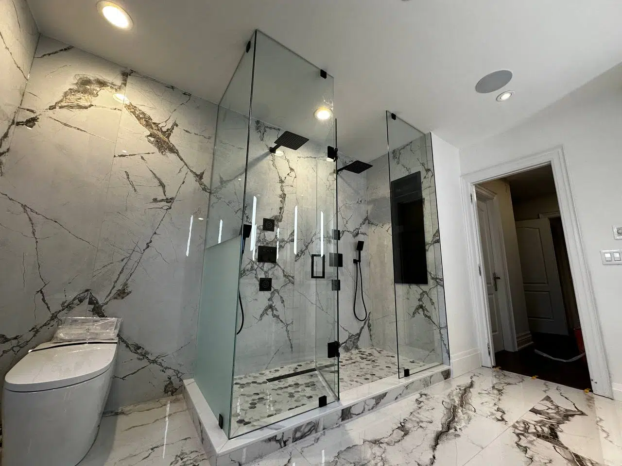 Types of Glass Shower Doors: A Comprehensive Guide